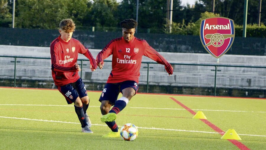 Schnelle Trainingseinheit Pressing: 18 Spieler plus 2 Torhüter ...
